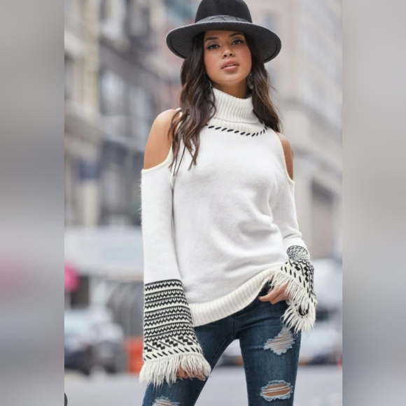 VENUS | Sweaters | Nwt Venus Black And White Cold Shoulder Turtleneck ...